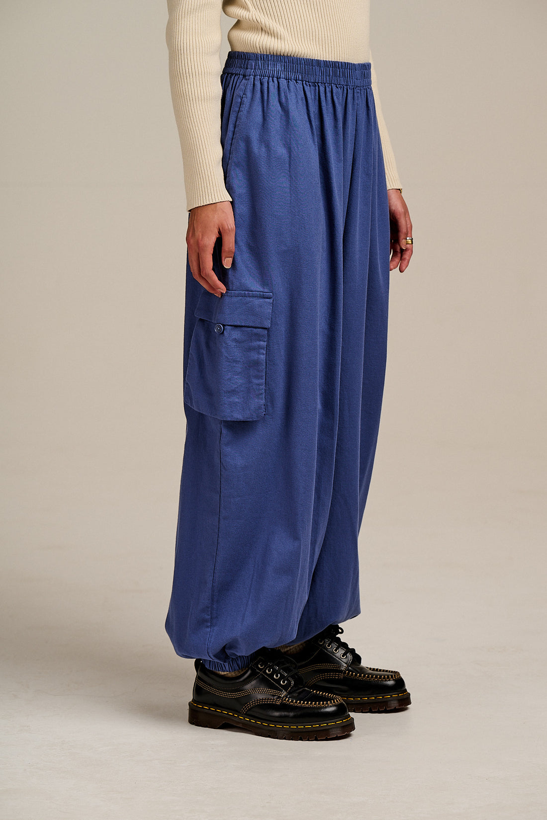 Rumi - Brushed Cotton Barrel Trousers in Grey Blue – Lucy & Yak