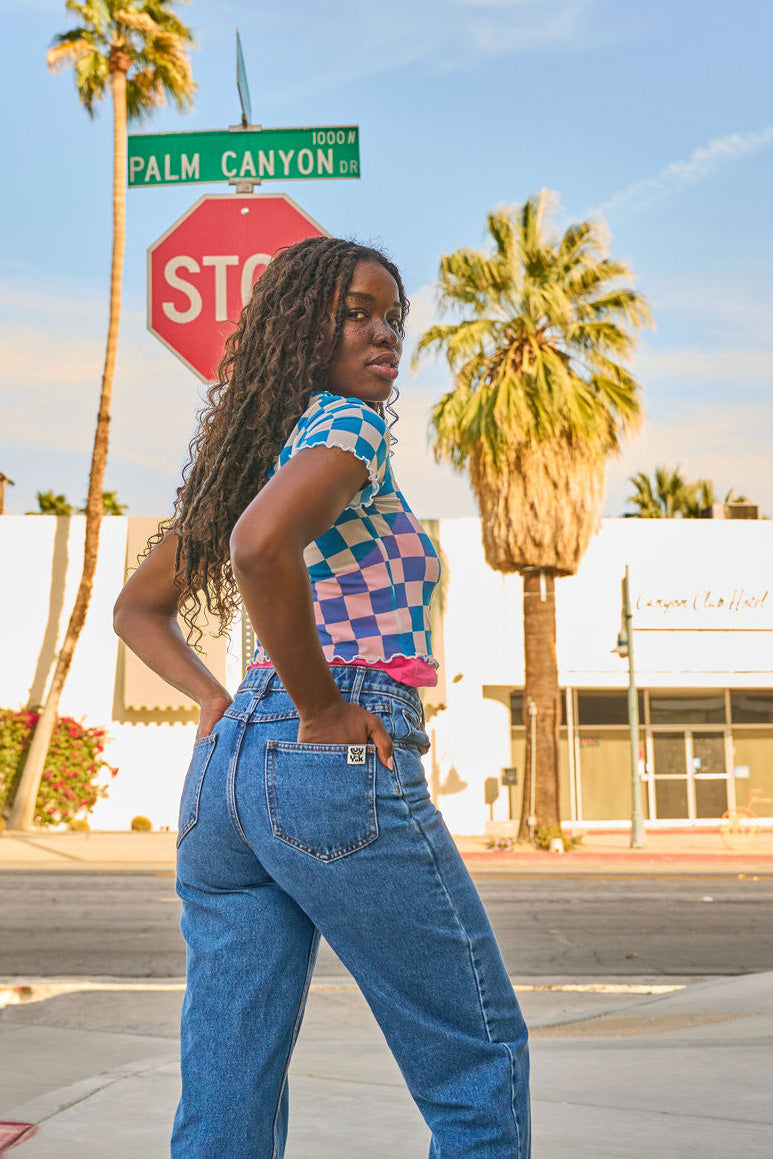 Drew - Cropped Straight Leg Denim Jeans in Mid Wash Blue – Lucy & Yak